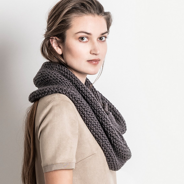 Elizabeth Cowl by Katie Mayer - Yarn Loop